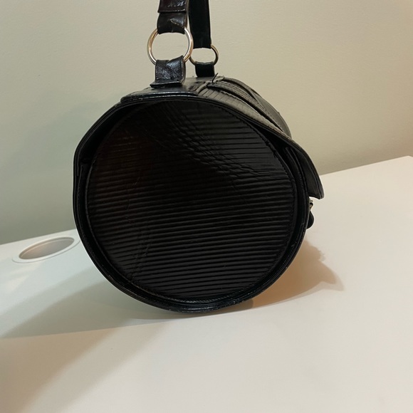 Christopher Trill | Bags | Vintage 97s Christopher Trill Barrel Purse ...